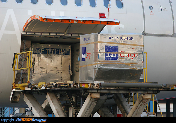AKE Containers (SE-REE) Aircraft Pictures & Photos - AirTeamImages.com