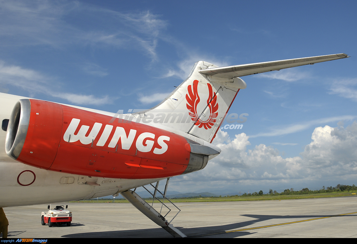 McDonnell Douglas MD-82 - Large Preview - AirTeamImages.com