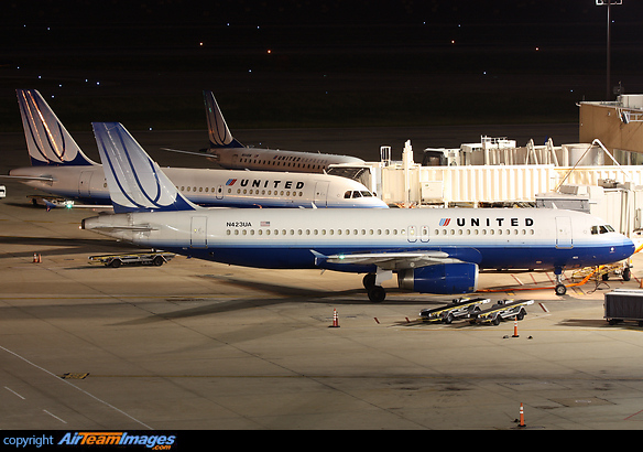 Airbus A320-232 (N423UA) Aircraft Pictures & Photos - AirTeamImages.com