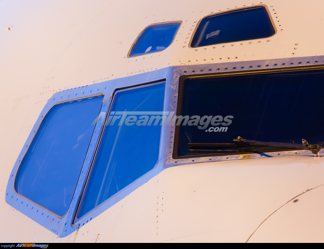 Boeing 737-500 - Large Preview - AirTeamImages.com