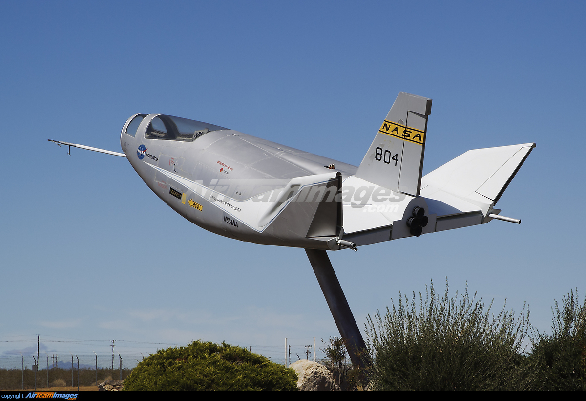 Northrop HL-10 - Large Preview - AirTeamImages.com