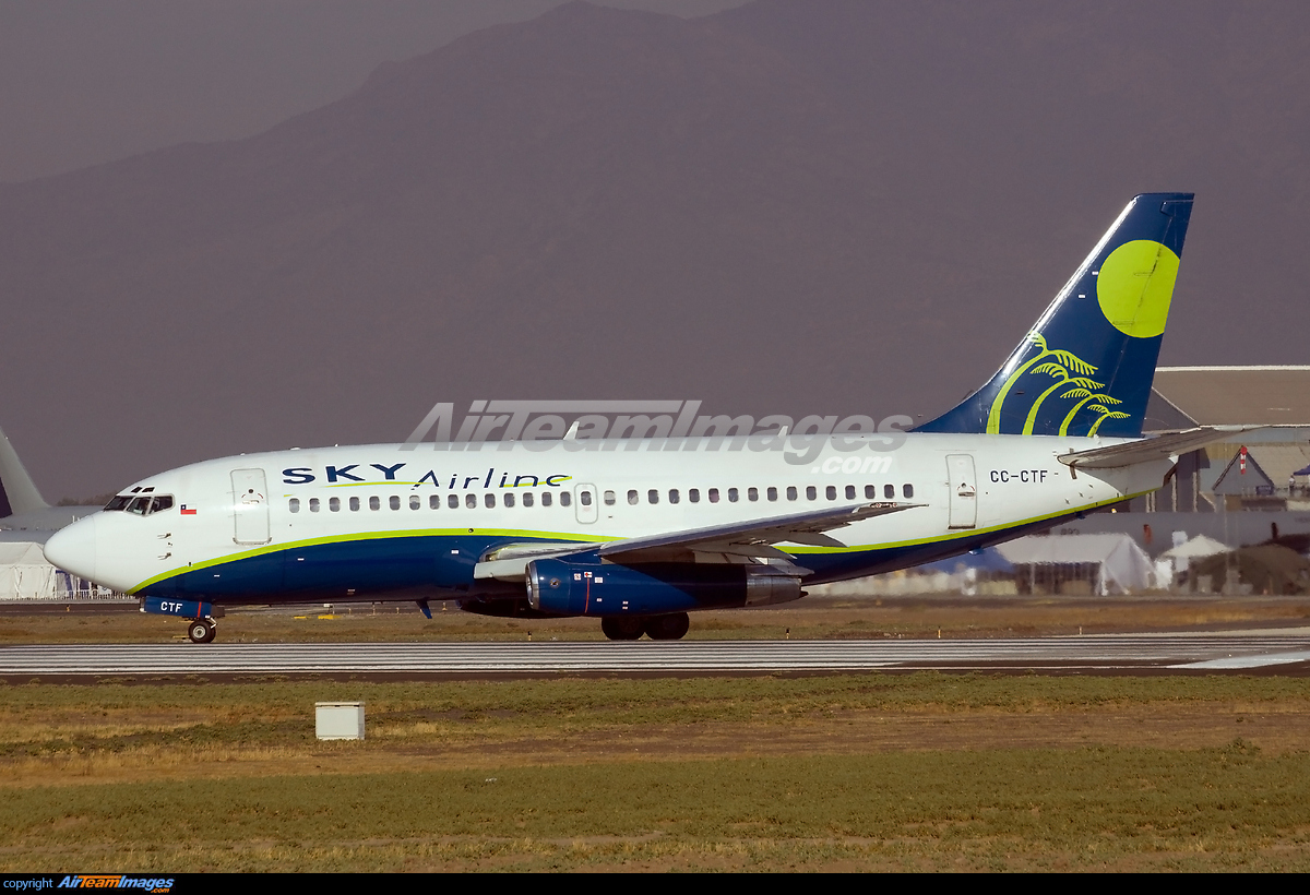 Boeing 737-230/Adv - Large Preview - AirTeamImages.com