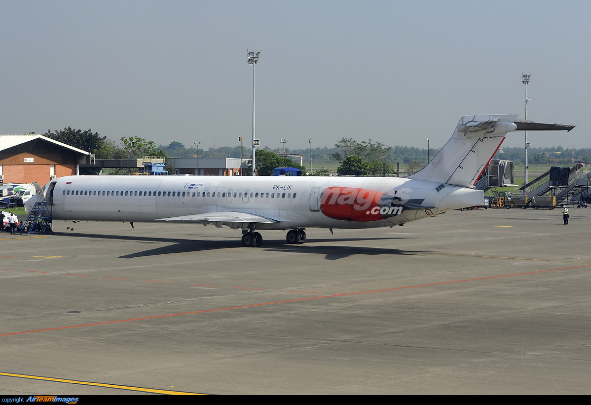 McDonnell Douglas MD-90-30 - Large Preview - AirTeamImages.com