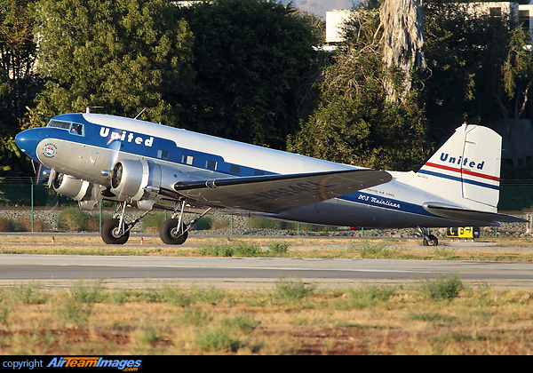 Douglas DC-3C (N814CL) Aircraft Pictures & Photos - AirTeamImages.com