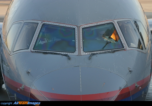 Boeing 757-222 (N528UA) Aircraft Pictures & Photos - AirTeamImages.com