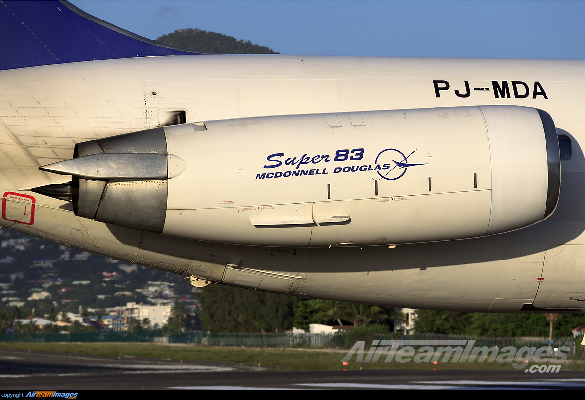 McDonnell Douglas MD-83 - Large Preview - AirTeamImages.com