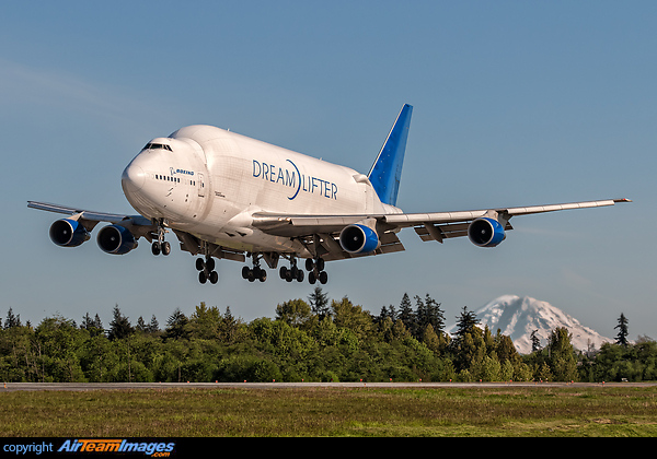 Boeing 747-400LCF Dreamlifter (N718BA) Aircraft Pictures & Photos - AirTeamImages.com