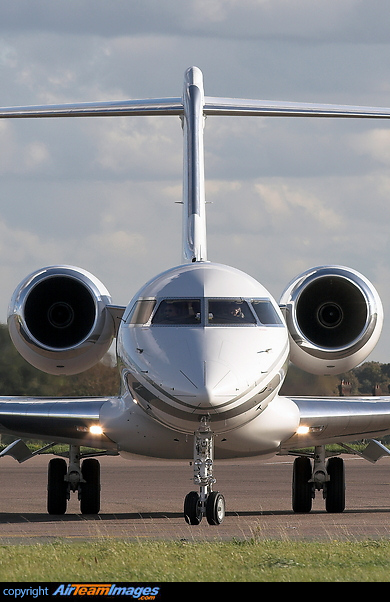 Bombardier Global Express (VP-CEB) Aircraft Pictures & Photos ...