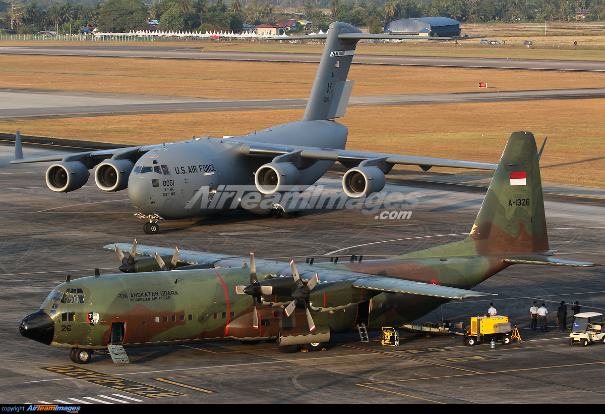 Lockheed L-100-30(P) Hercules - Large Preview - AirTeamImages.com