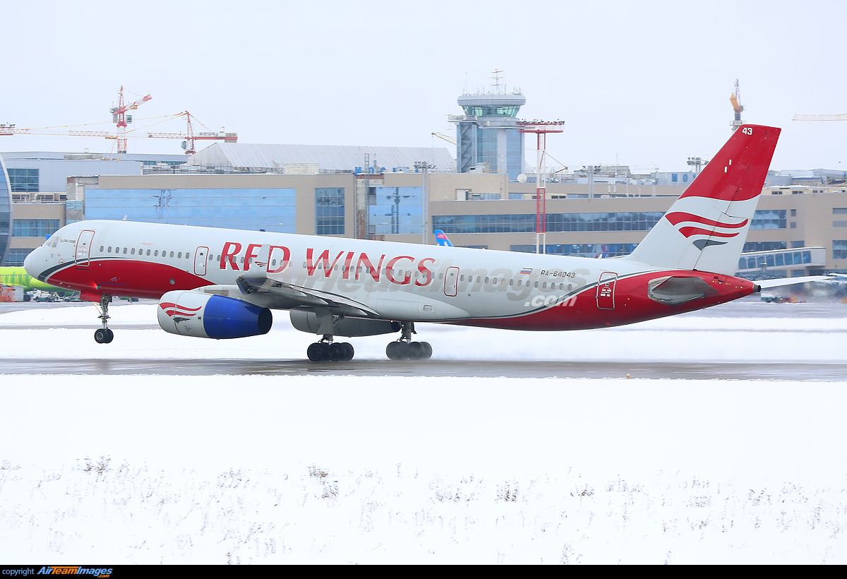 Tupolev Tu-204-100B - Large Preview - AirTeamImages.com