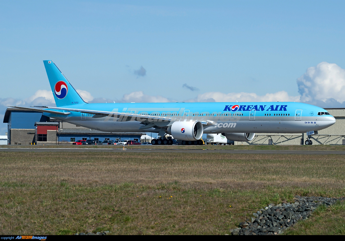 Boeing 777-3B5/ER - Large Preview - AirTeamImages.com