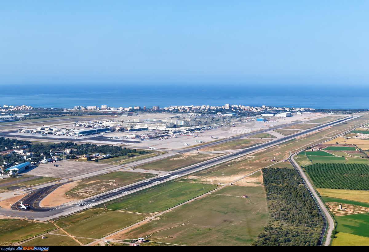 Palma De Mallorca Airport Large Preview AirTeamImages palma-de-mallorca-airport-large-preview-airteamimages