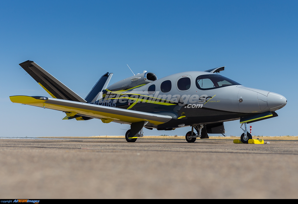 Cirrus Vision SF50 - Large Preview - AirTeamImages.com