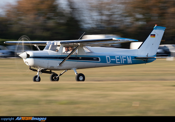 Reims-Cessna F152 (D-EIFM) Aircraft Pictures & Photos - AirTeamImages.com