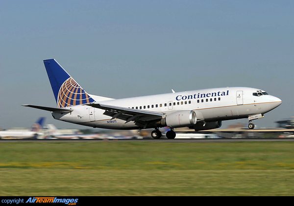 Boeing 737-524 (N18611) Aircraft Pictures & Photos - AirTeamImages.com