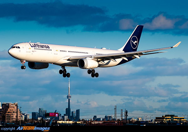 Lufthansa Aircraft 333