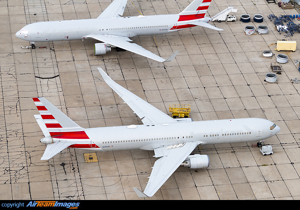 Boeing 767-323/ER (N393AN) Aircraft Pictures & Photos - AirTeamImages.com