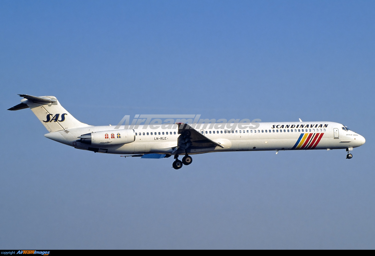 McDonnell Douglas MD-82 - Large Preview - AirTeamImages.com