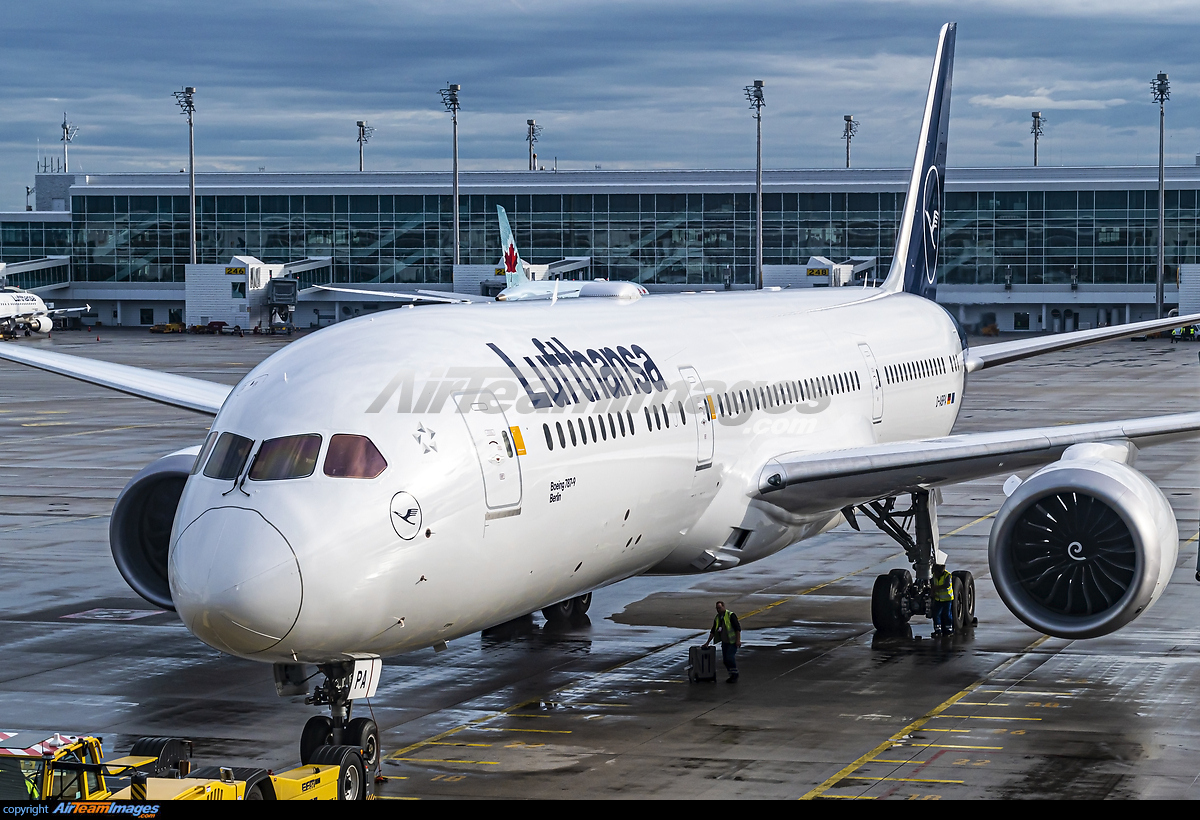 Boeing 787-9 Dreamliner - Large Preview - AirTeamImages.com