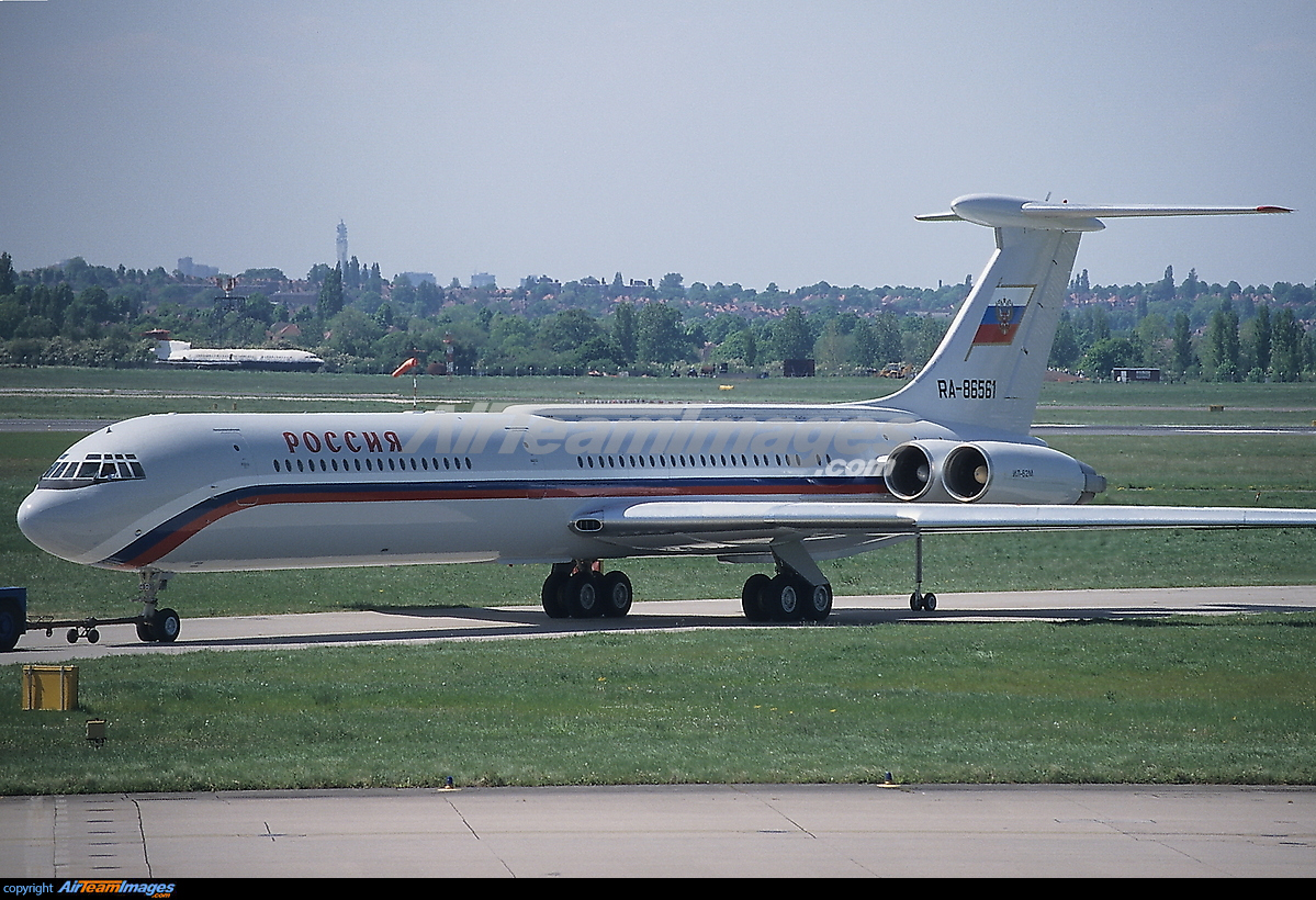 Ilyushin IL-62 - Large Preview - AirTeamImages.com
