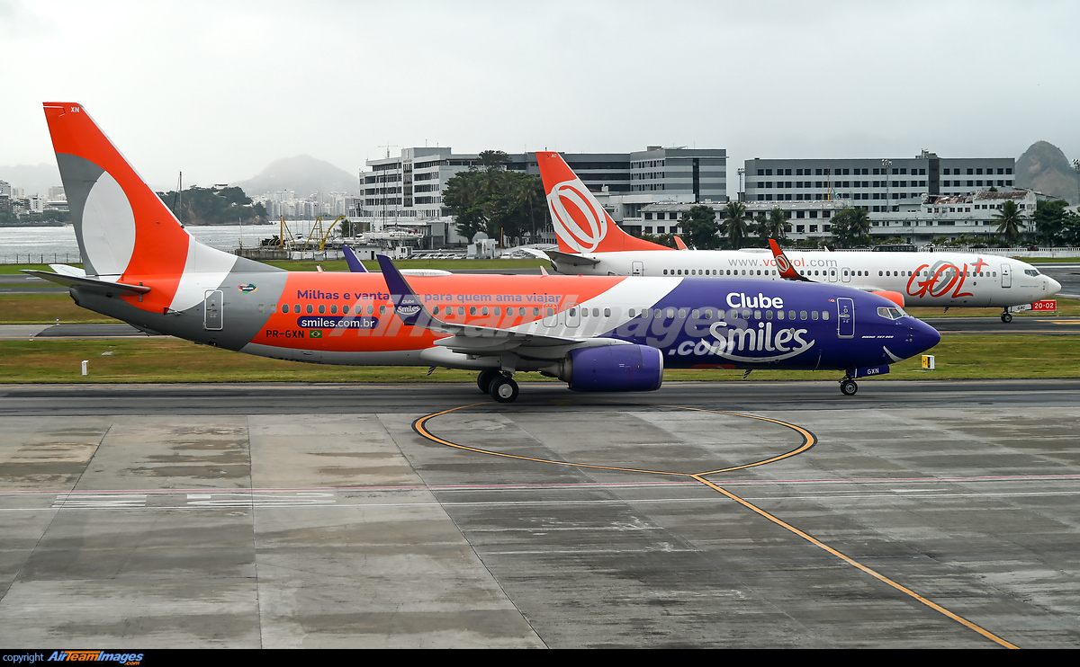 Boeing 737-8EH - Large Preview - AirTeamImages.com