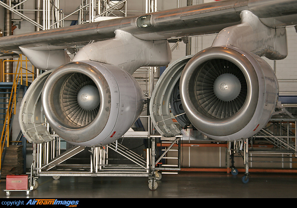 British Aerospace Avro RJ100 (OO-DWC) Aircraft Pictures & Photos ...