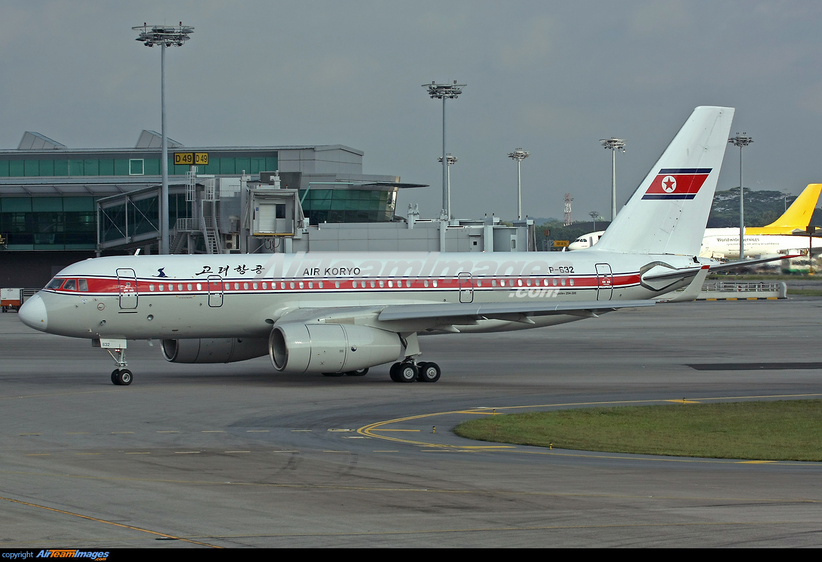 Tupolev Tu-204-300 - Large Preview - AirTeamImages.com