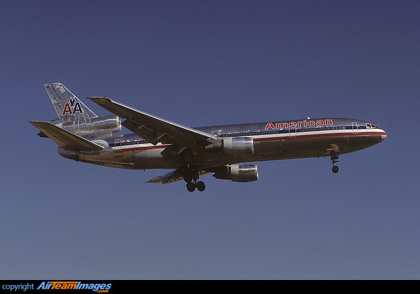 McDonnell Douglas - DC-10 -30 (N137AA) Aircraft Pictures & Photos ...