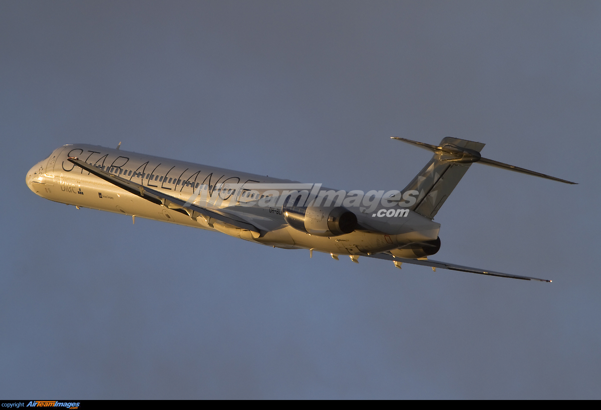 McDonnell Douglas MD-90 - Large Preview - AirTeamImages.com